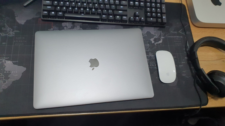MacBook Pro i7 16/512 15 inch