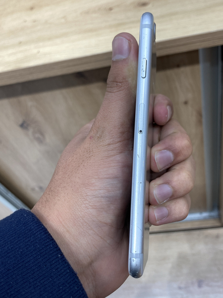 Iphone 7 silver bez karobka