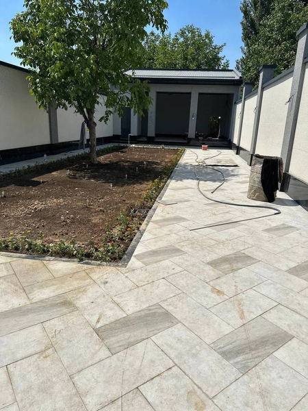 Срочно продается дом 5 соток в Мирзо-Улугбекском районе.