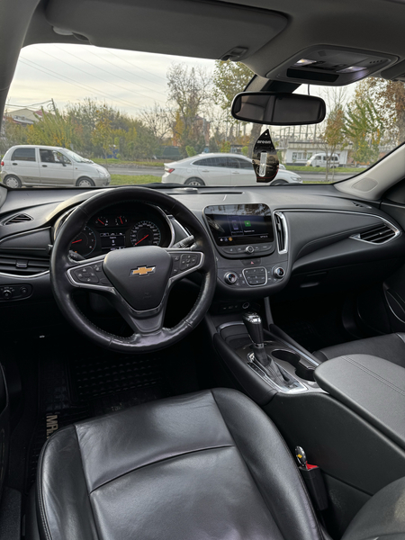 Malibu 2 , 2 turbo Sotiladi 2020