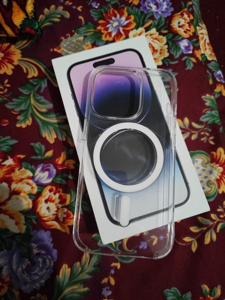 Iphone 14 pro purple