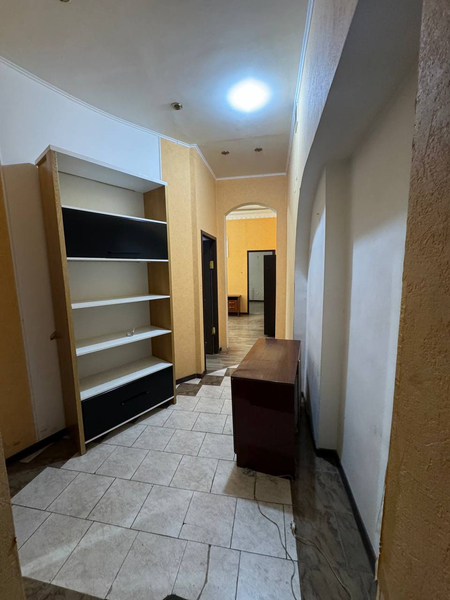 Срочно горит! Продаётся под офис 80м² 3-х ком Юнусабад Ц-6 метро Минор