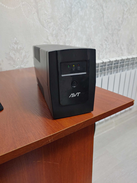 UPS AVT 850 AVR Источник Бесперебойного Питания