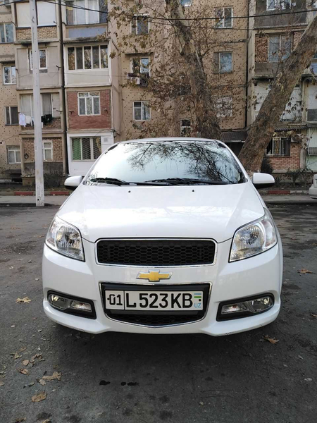 Продается своя Нексия 3 чистая не битая