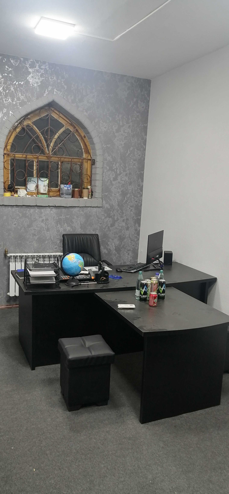 Arenda ofis yunusobod/bodomzor masjidi/mebeli bilan. yo'l bo'yi