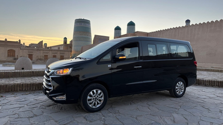 JAC M4 minivenimiz