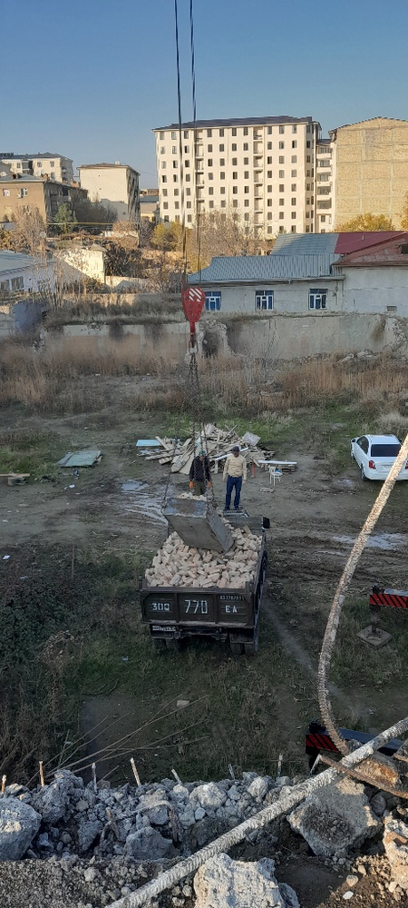 Katta zavodlarni hovlilarni buzish xizmati
