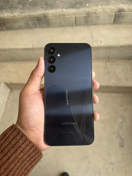 Samsung A24 128 gb srochno sotiladi