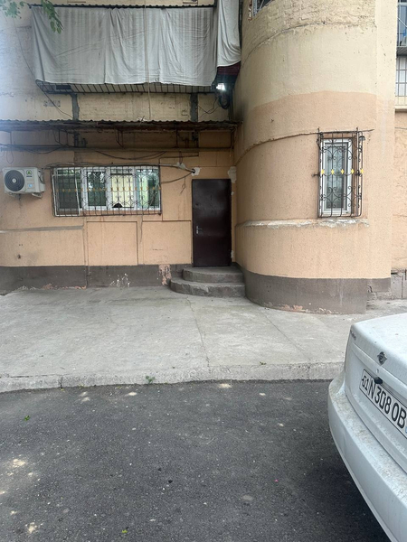Uy kvartira sotilada