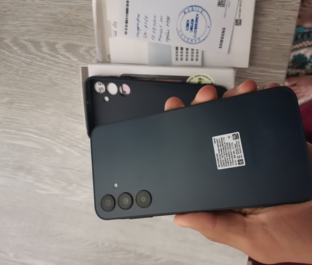 Samsung A25 vetnam  srochno sotiladi ideal holatda