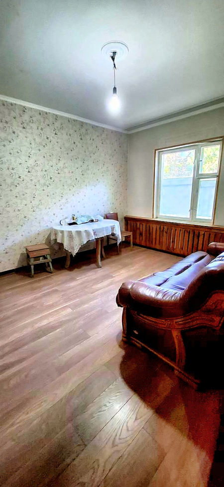 Продаётся паркенский 5 комнат