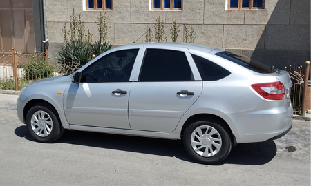 Lada granta sotiladi 2015 yil