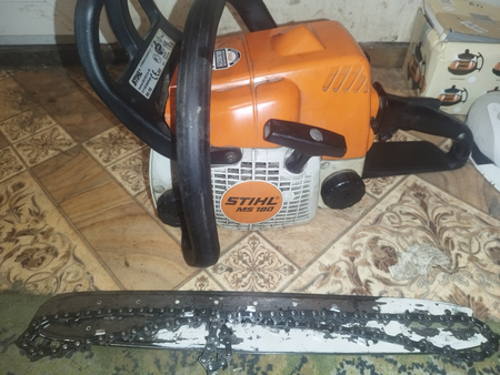 Benzinpila STIHL sotiladi.