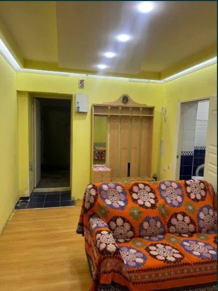 Космонавтов 3/2/4. кирпич 70м2 балкон 2*6