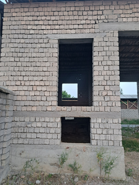 Тугалланмаган Уй-участка сотилади.куйлук бозоридан 6км
