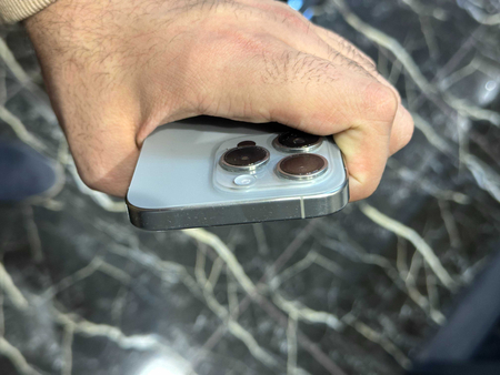 Iphone 15 pro 98% yomkost
