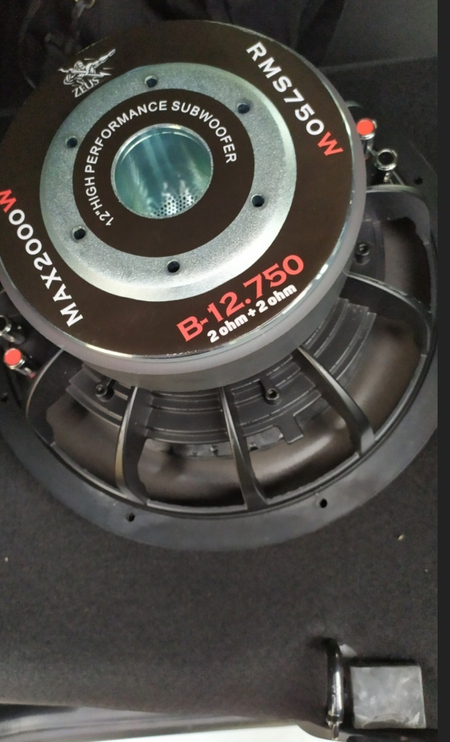 Sabwoofer usiliter sotiladi