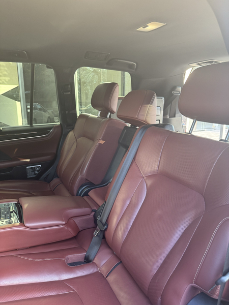 Продаётся Lexus LX 570