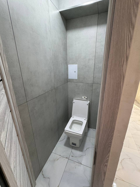 Продаётся офис 38м2 улица Лиссинова