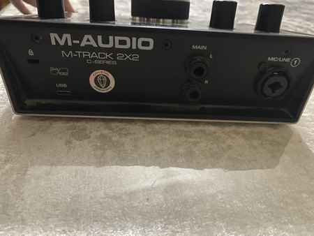 Звукавая карта M-audio