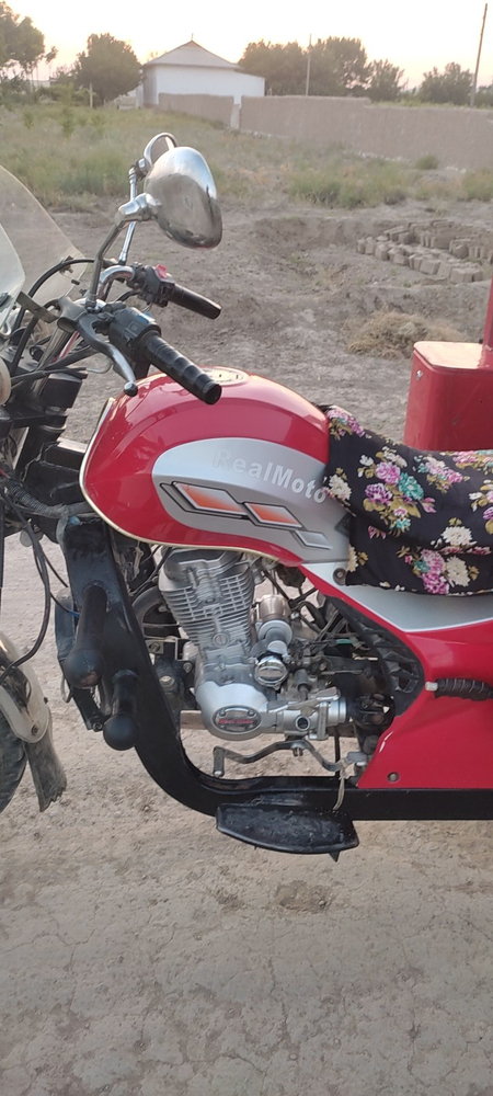Real moto nurota