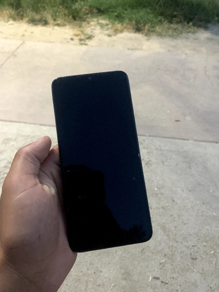 Techno spark 10c yangi