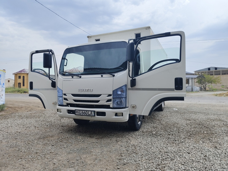 Isuzu NPR75 5lik