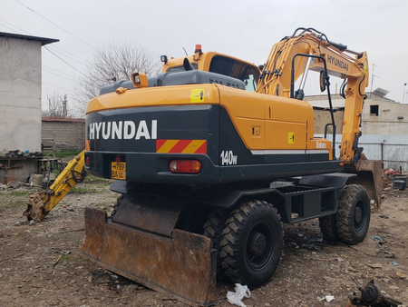 Ekskavator Hyundai 140tali sotiladi