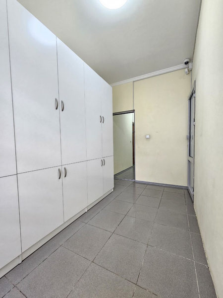 Яккасарой район Продаётся не жилое помещение 81 квм