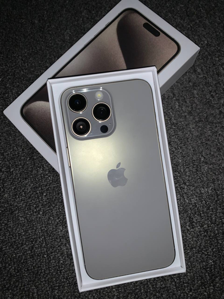 Iphone 15 pro max 100%
