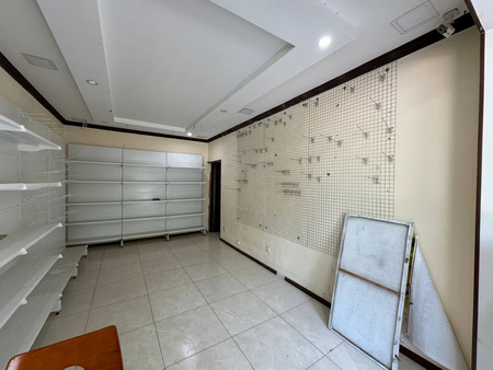 Продаётся офис 42м2 11 квартал / Шох мед