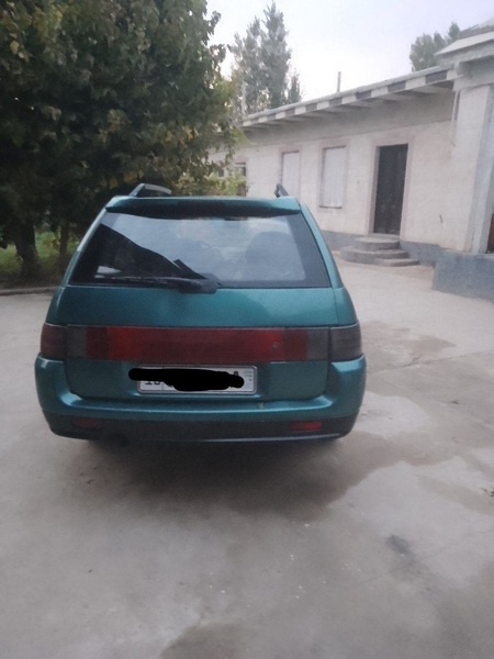 Mashina sotiladi.