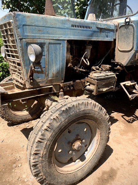 TRAKTOR MTZ 80 sotiladi