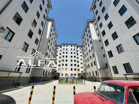 3 xonali 100m2+ochiq balkon 4-qavat.8 qavatli Liftli dom sotiladi.