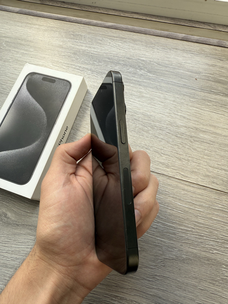 СРОНЧО iphone 15 pro 128 gb сотилади