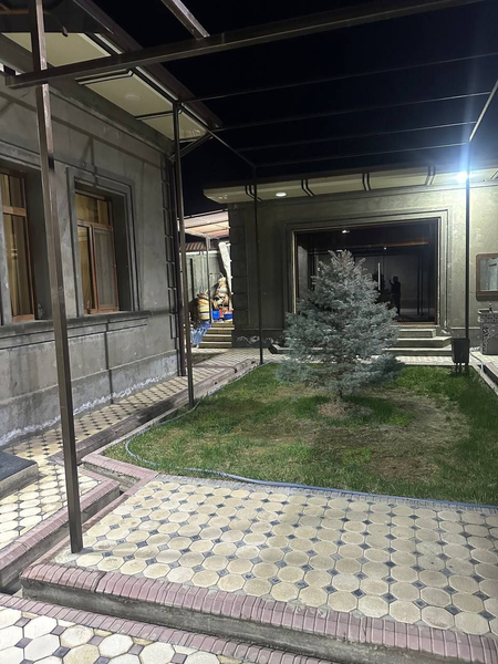 Айри Отада ховли сотилади