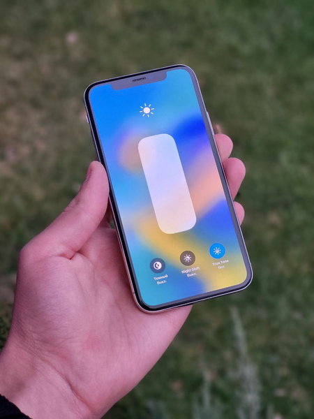 Iphone x ideal chotki holati