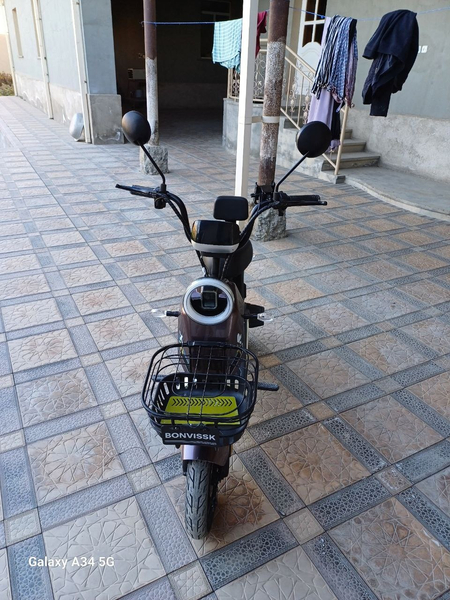 Elektra sukuter .