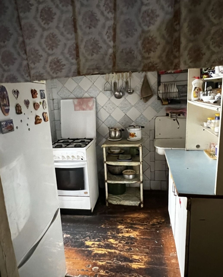 Продается 3х комнатная на м-ве Ялангач (Ориентир Спорт Комплекс Умид)