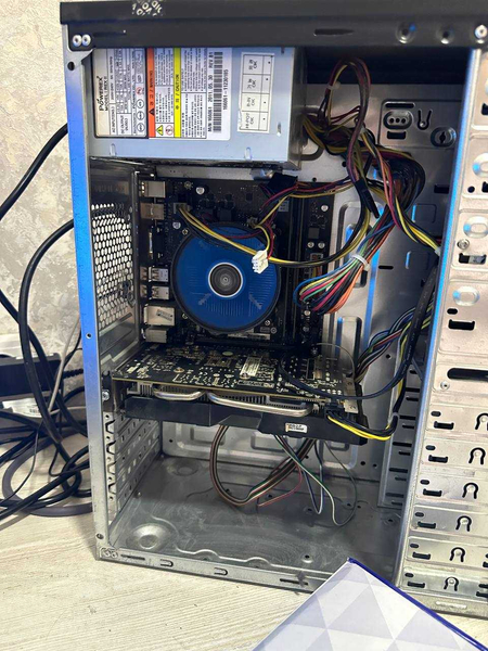 Игровой компьютер с монитором / i5 9400 + 16gb ddr4 + 6gb gpu