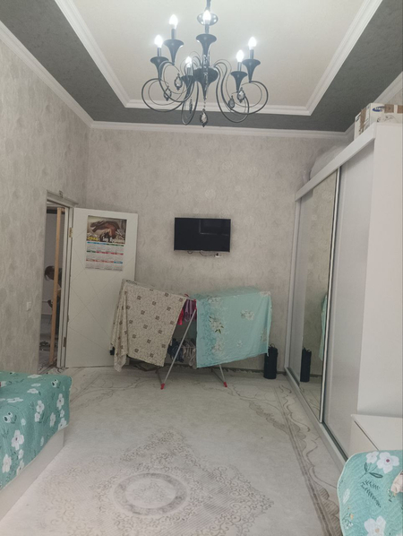 Уй сотилади, арзон, келиб куринг