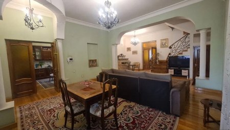 Сдаётся дом за Гостиницей Россией
