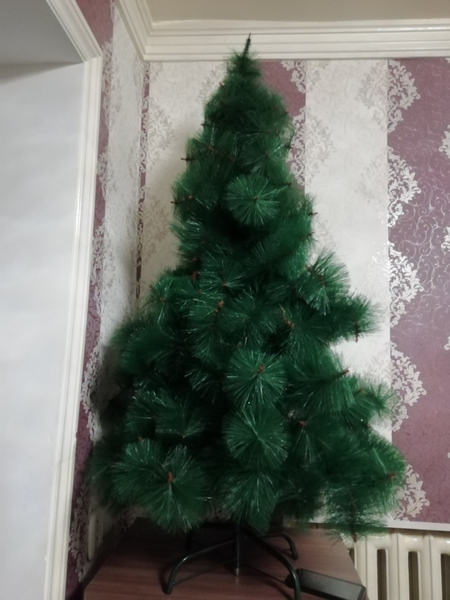 Продаётся ёлки и игрушки
