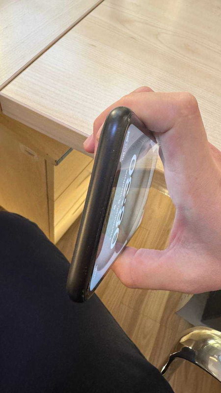 Iphone XR sotiladi 64gb xolati zo\\\'r karobka dokument bor
