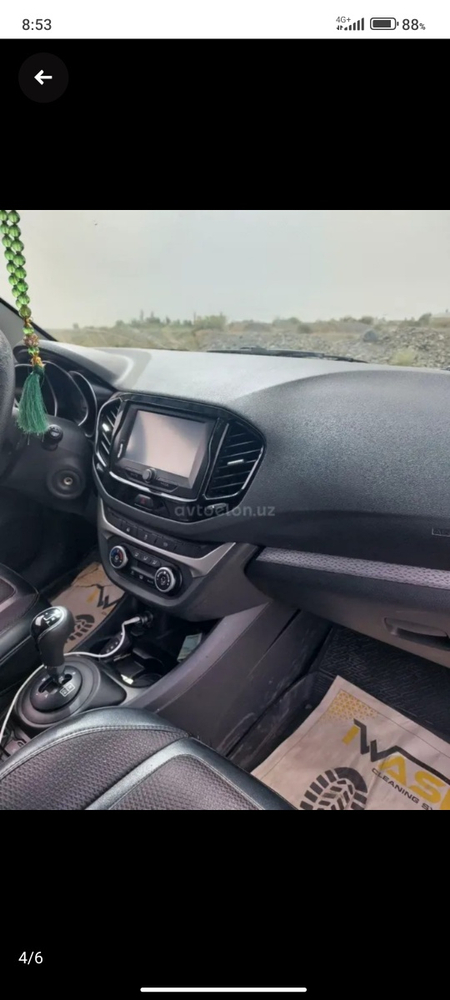 Lada vesta srochna sotiladi