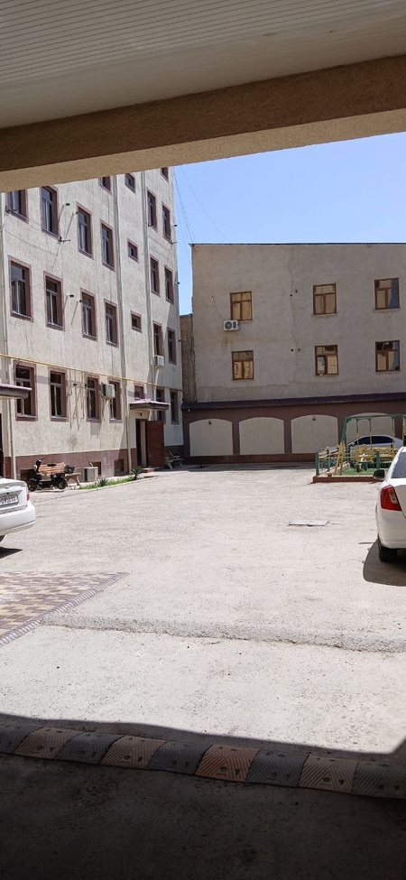 Yashash u.n tayyor kvartira sotiladi,