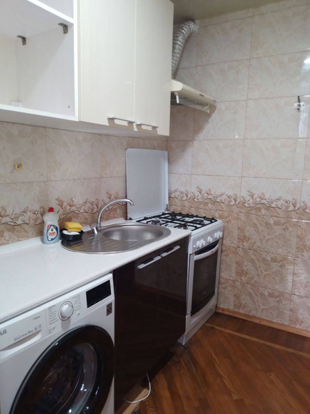 Продается 2 комнатная -3-4 ор. Мечеть ,Парус