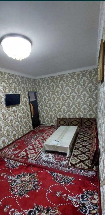 Sheriklikka bezhazyayka ayol qizlarga kvartira
