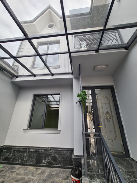 Продаётся новый дом на 2.5 сотках ор-р чайхана Салом