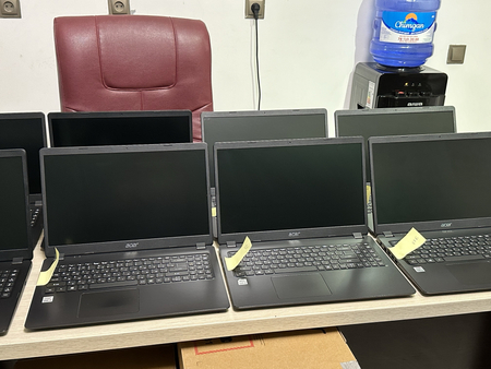 Acer aspire 3 15.6” intel core i3 1005G1 отличное состояние  коробкой